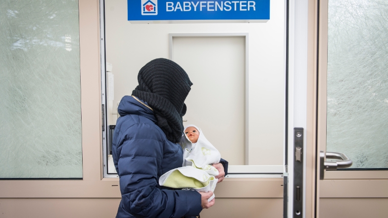 Baby placed in the baby window at Bethesda Hospital - Bethesda Spital